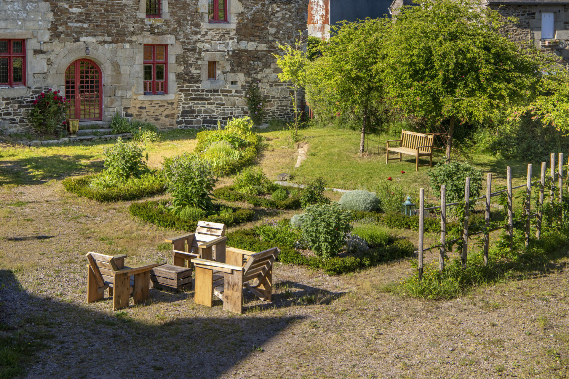 Un jardin d’inspiration médiévale | Mohème Jardins